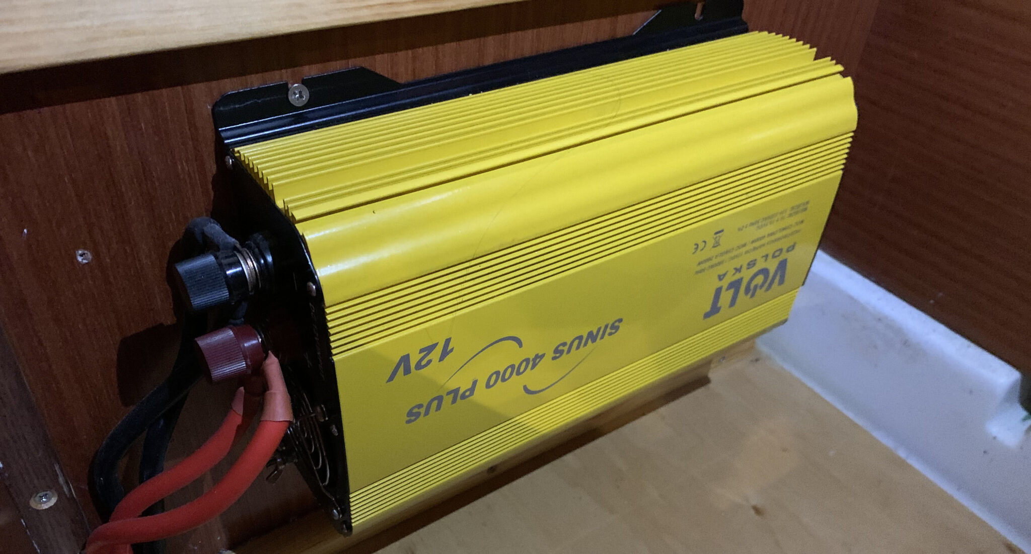 Electricity 220V on the boat - what is it like? • YACHTIC.com Blog